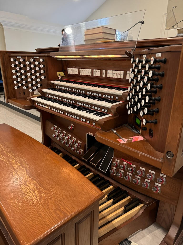 Pre-Owned Organs – R.A. Daffer Church Organs