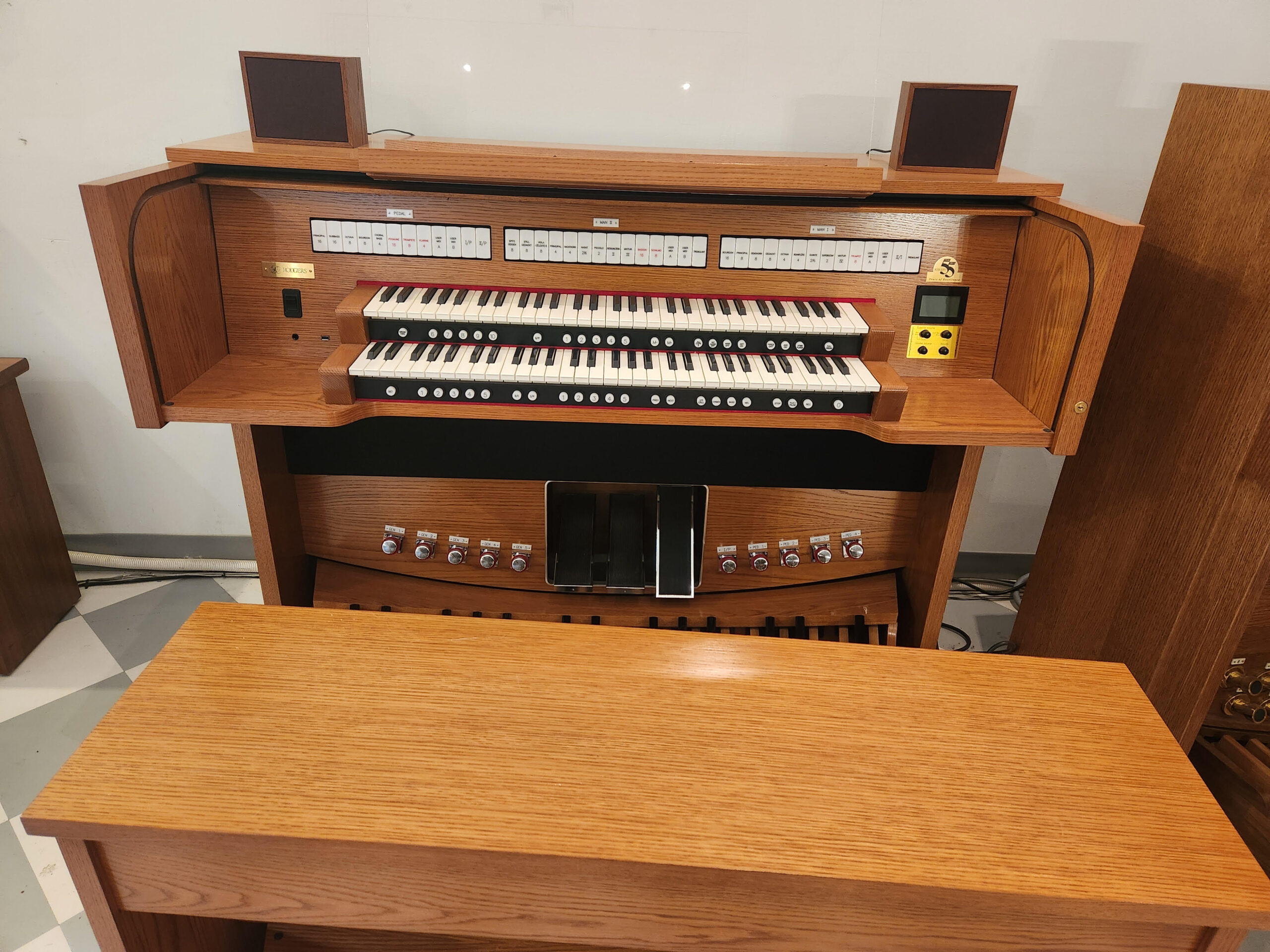 Used Rodgers ORgan – R.A. Daffer Church Organs